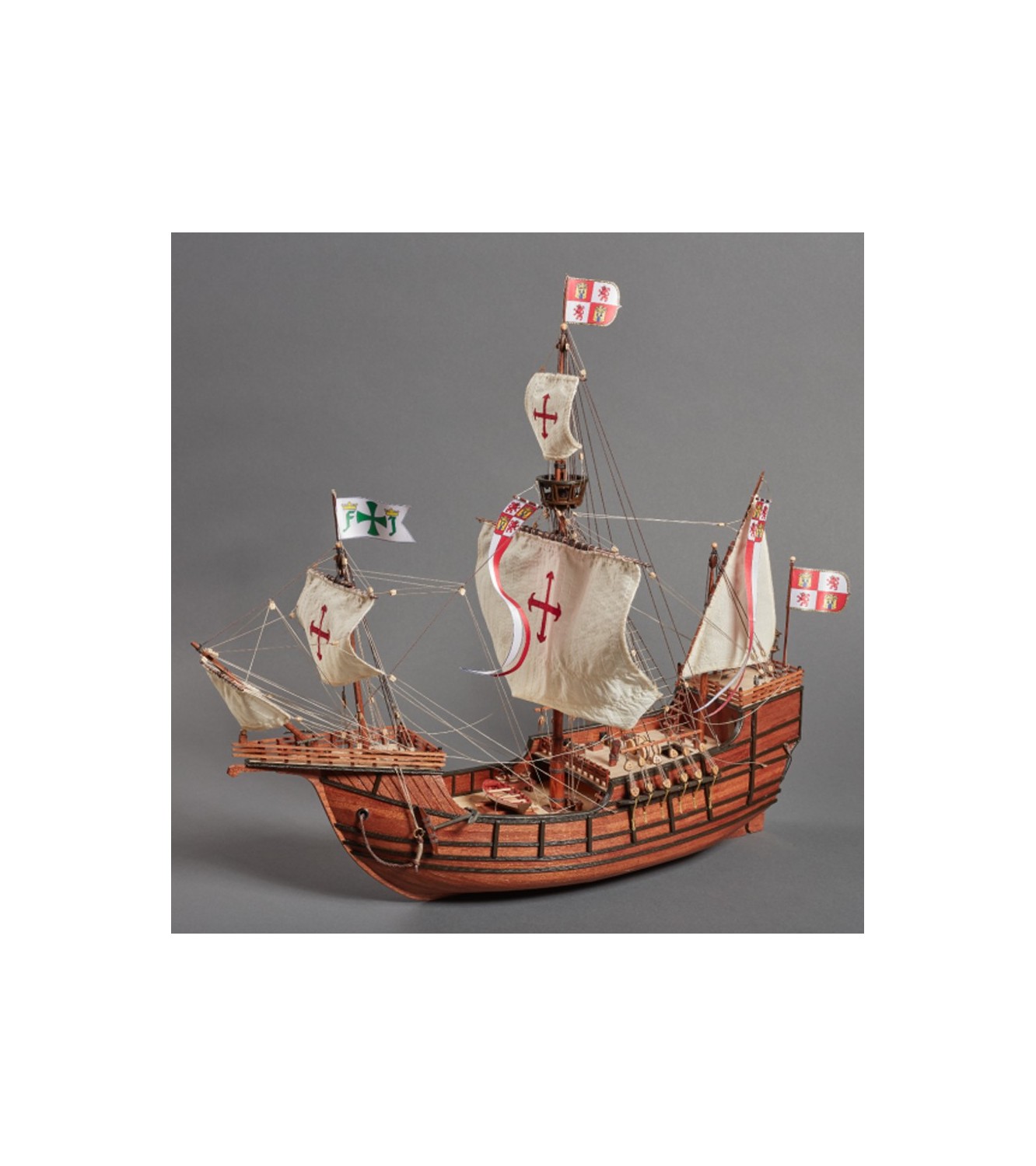 Caravela de Santa Maria à escala 1:65. Modelo de navio em madeira.