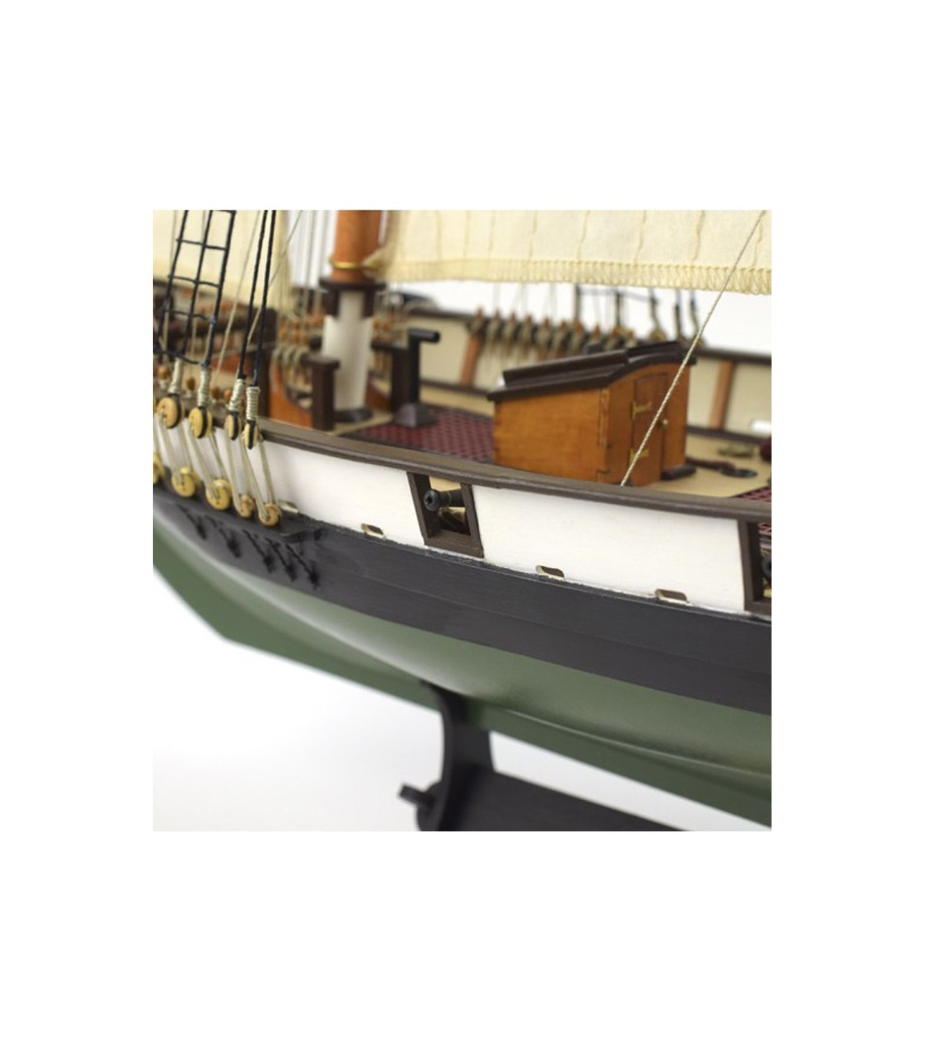 Wooden Model Ship Kit American Schooner Harvey 1:60