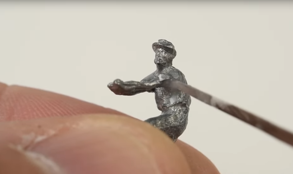 How to Paint Figurines for Model Ships: Masterclass Aimed at Modelers