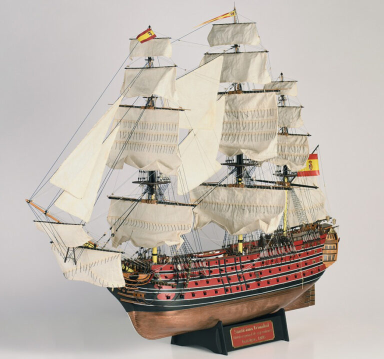 Model Ship Santisima Trinidad: 1/84 Wooden Modeling Kit for Experts