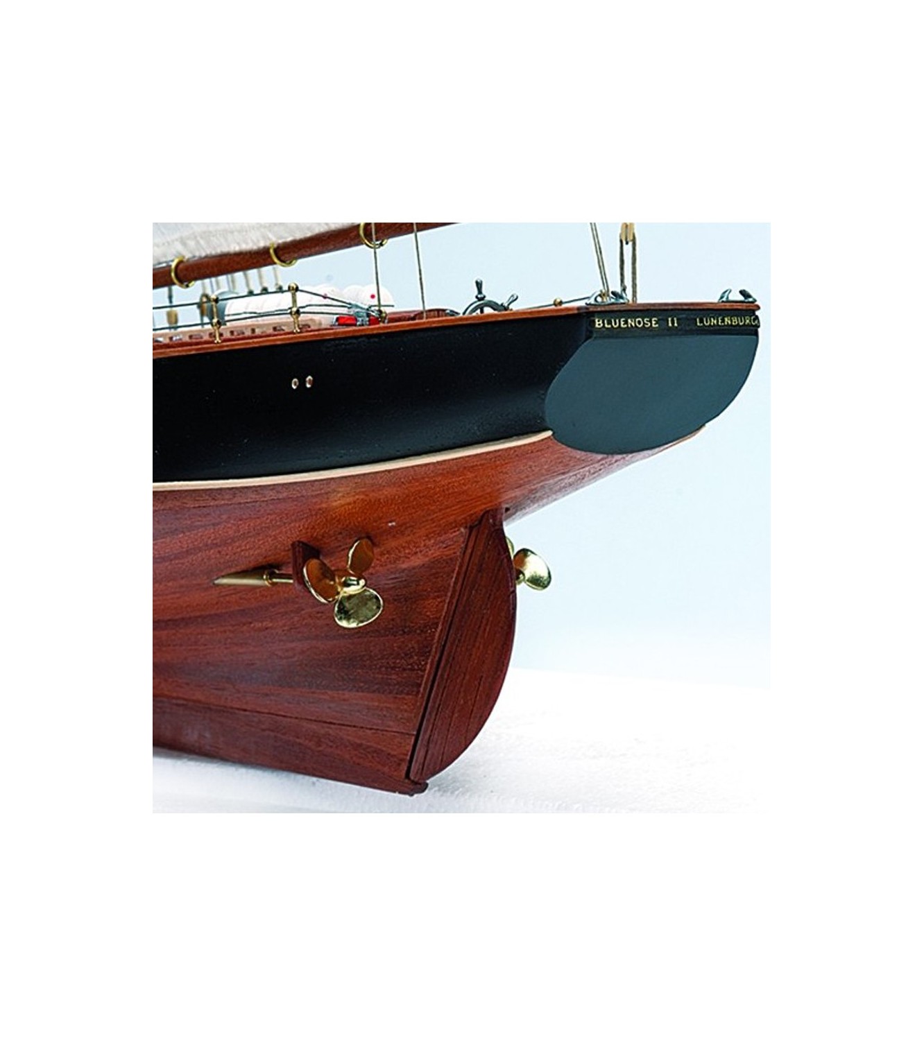 Wooden Model Ship Kit: Canadian Schooner Bluenose II 1:75