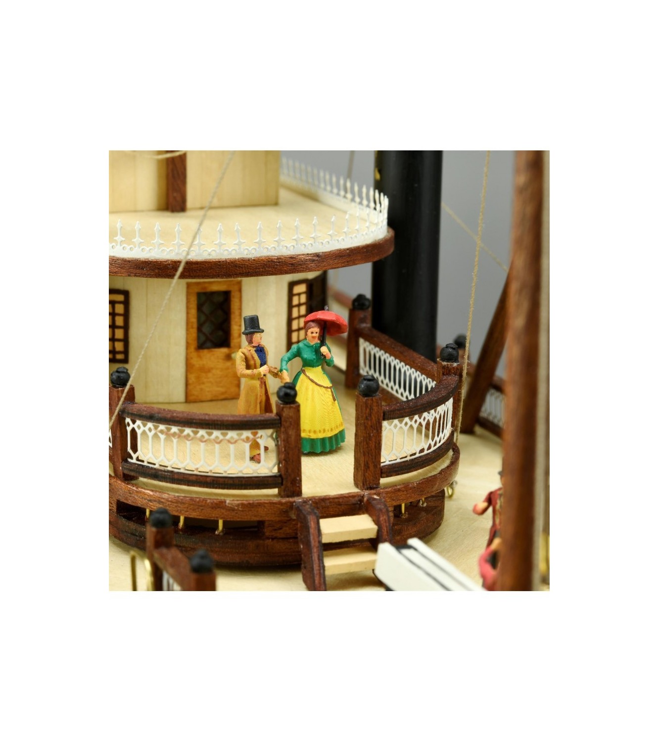 Wooden Paddle Steamer Model: King of the Mississippi 1:80