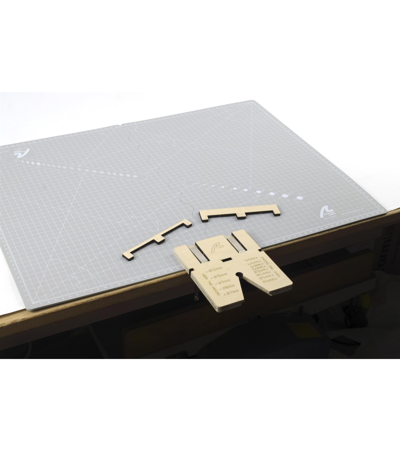 Multi-Function Workbench for Modeling and Crafts. Model Tool