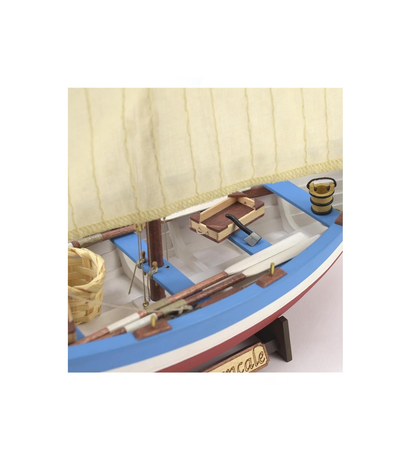 Wooden Model Ship: French Fishing Boat La Provençale 1:20